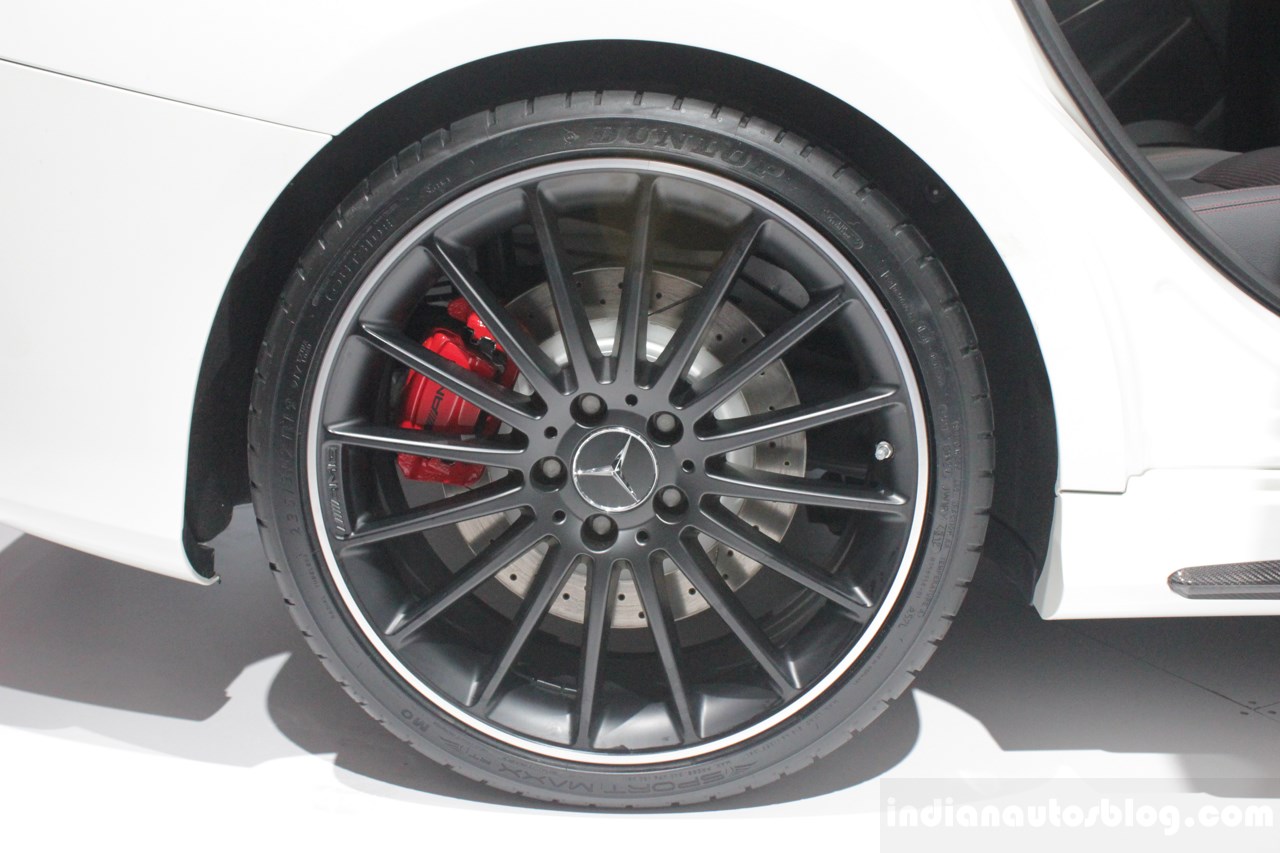 Mercedes CLA 45 AMG alloy wheel design