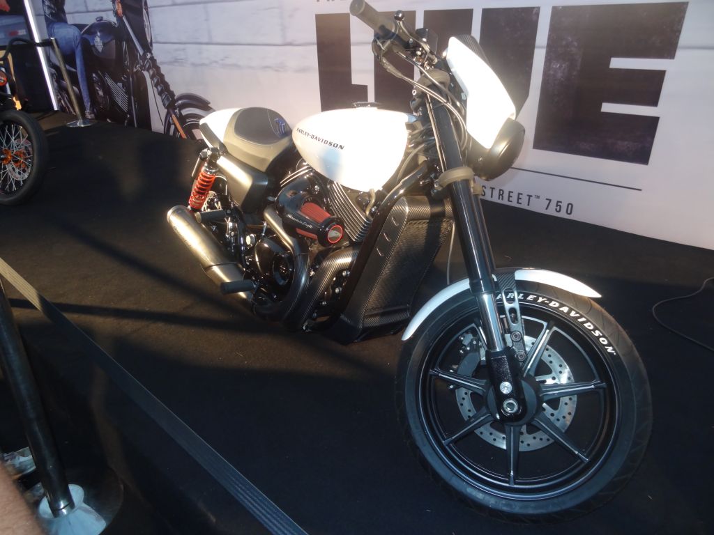 Harley Davidson Street 750 White