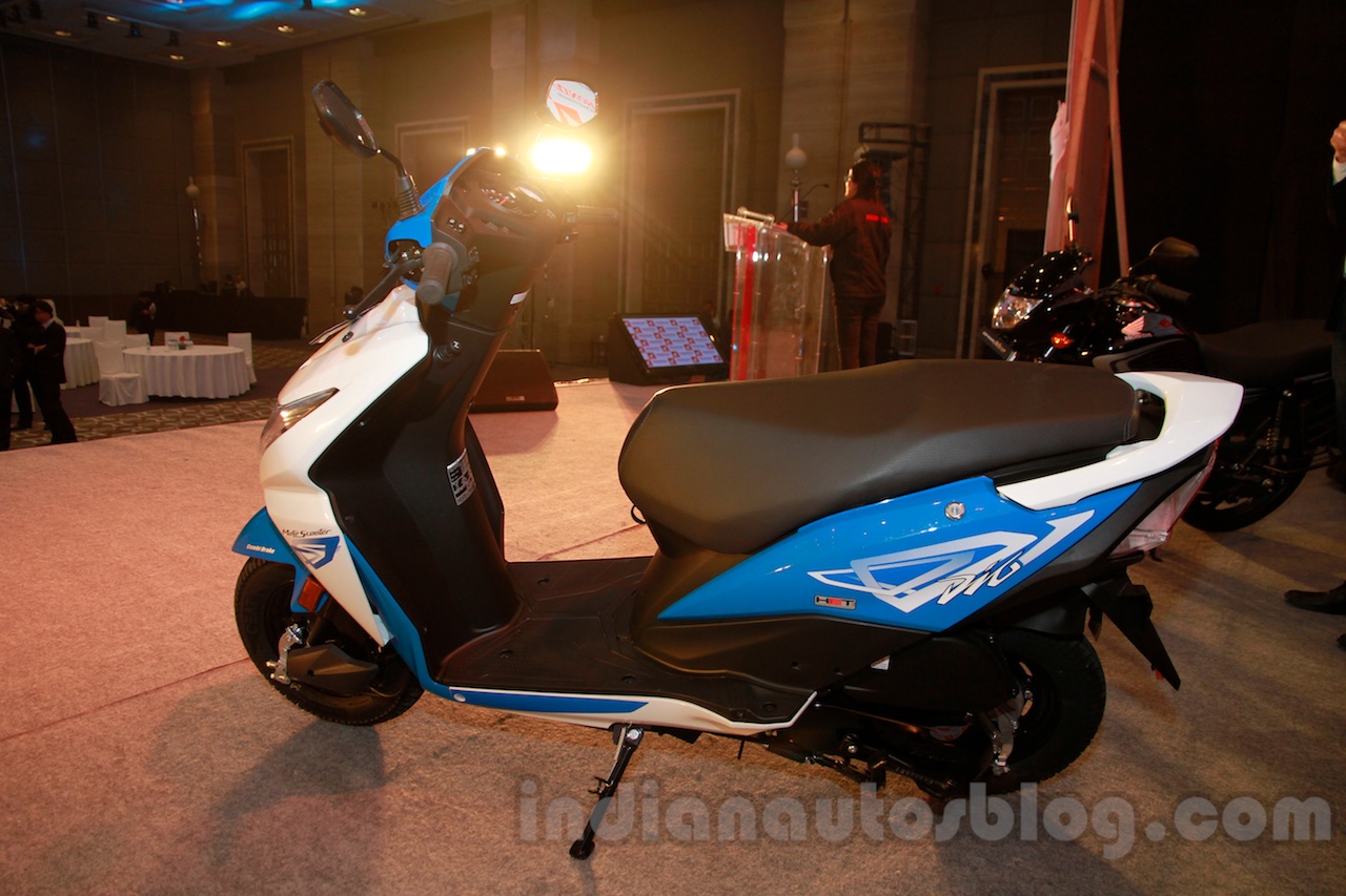 2015 Honda Dio side view