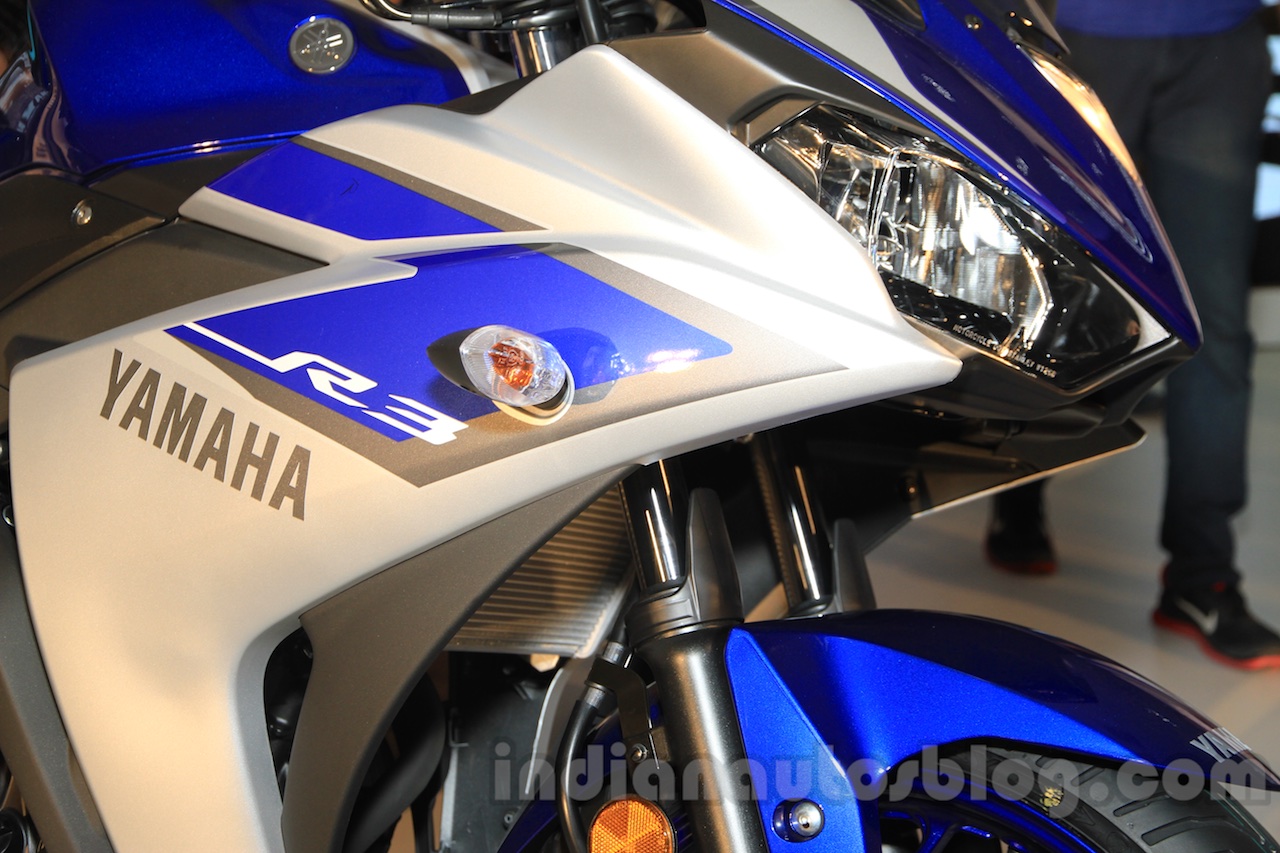 Yamaha YZF-R3 racing blue front end launched in Delhi at INR 3.25 Lakhs