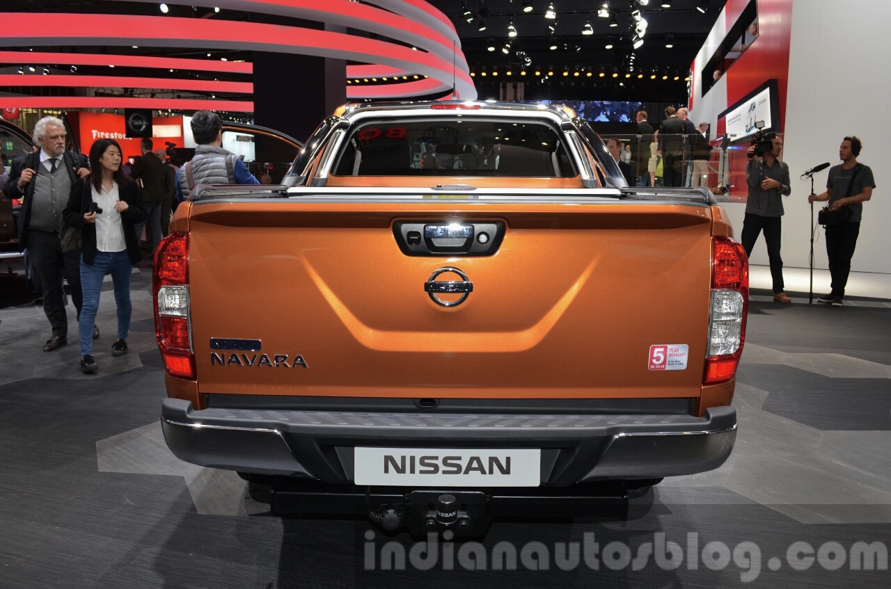 Nissan Navara NP300 rear at IAA 2015