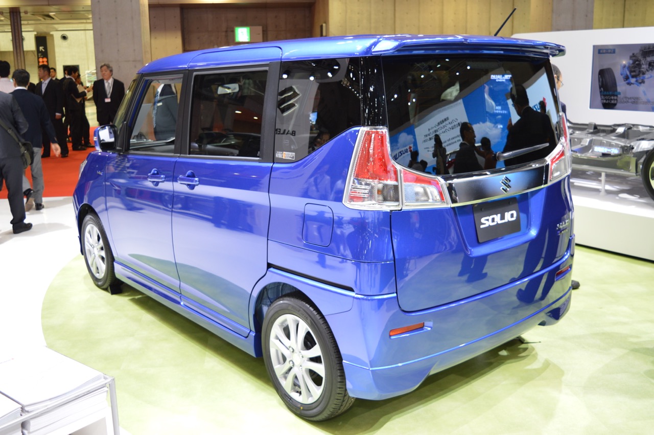 Suzuki Solio Hybrid rear three quarter at the 2015 Tokyo Motor Show