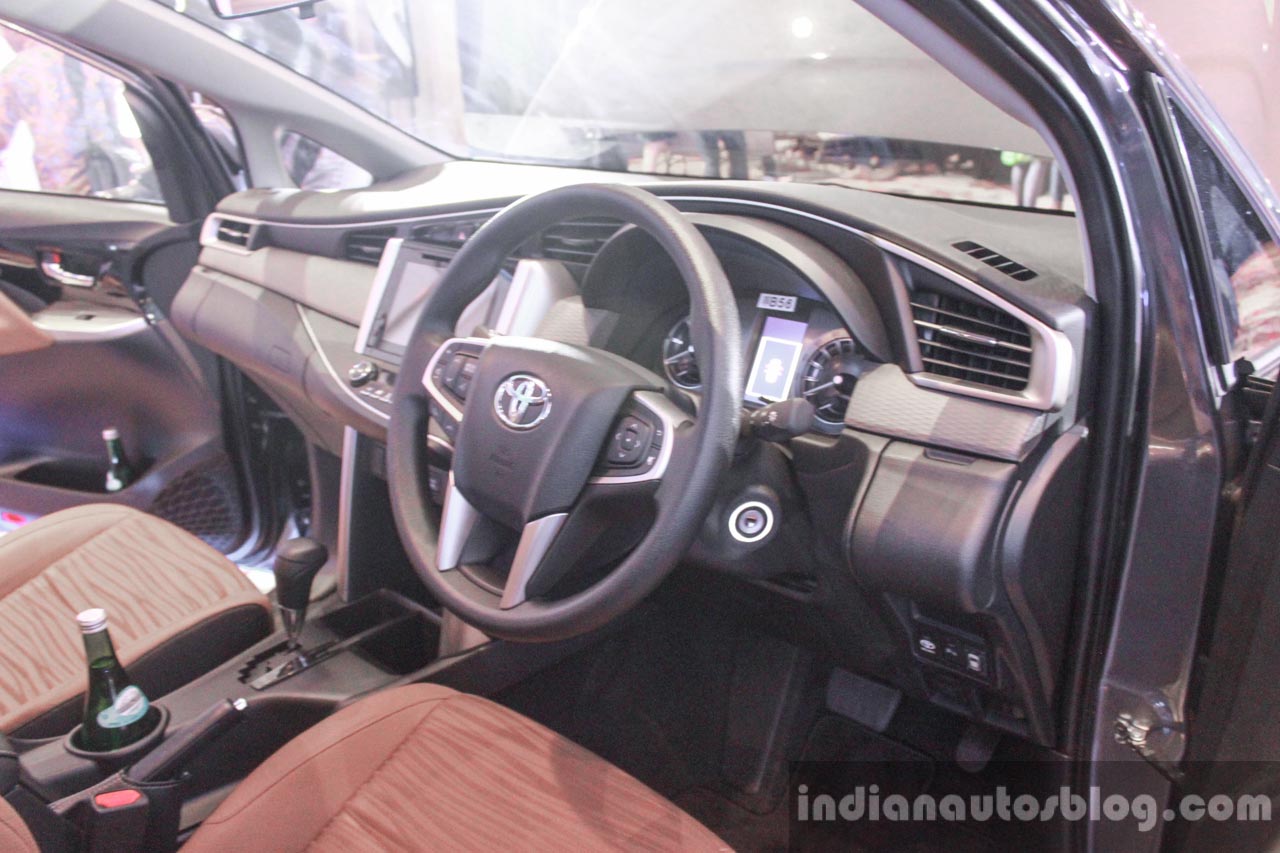 2016 Toyota Innova dashboard silver trims world premiere photos