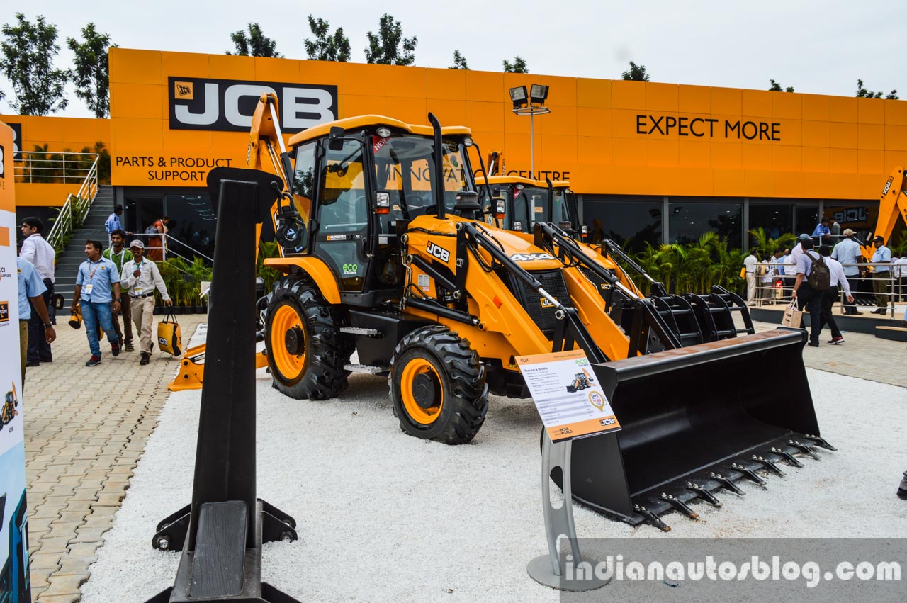 JCB 4DX at EXCON 2015