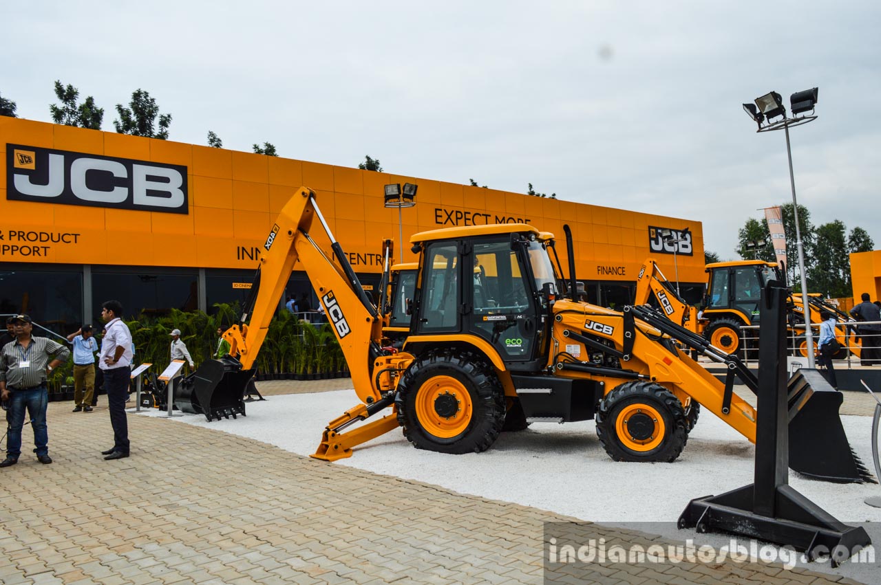 JCB 4DX side at EXCON 2015