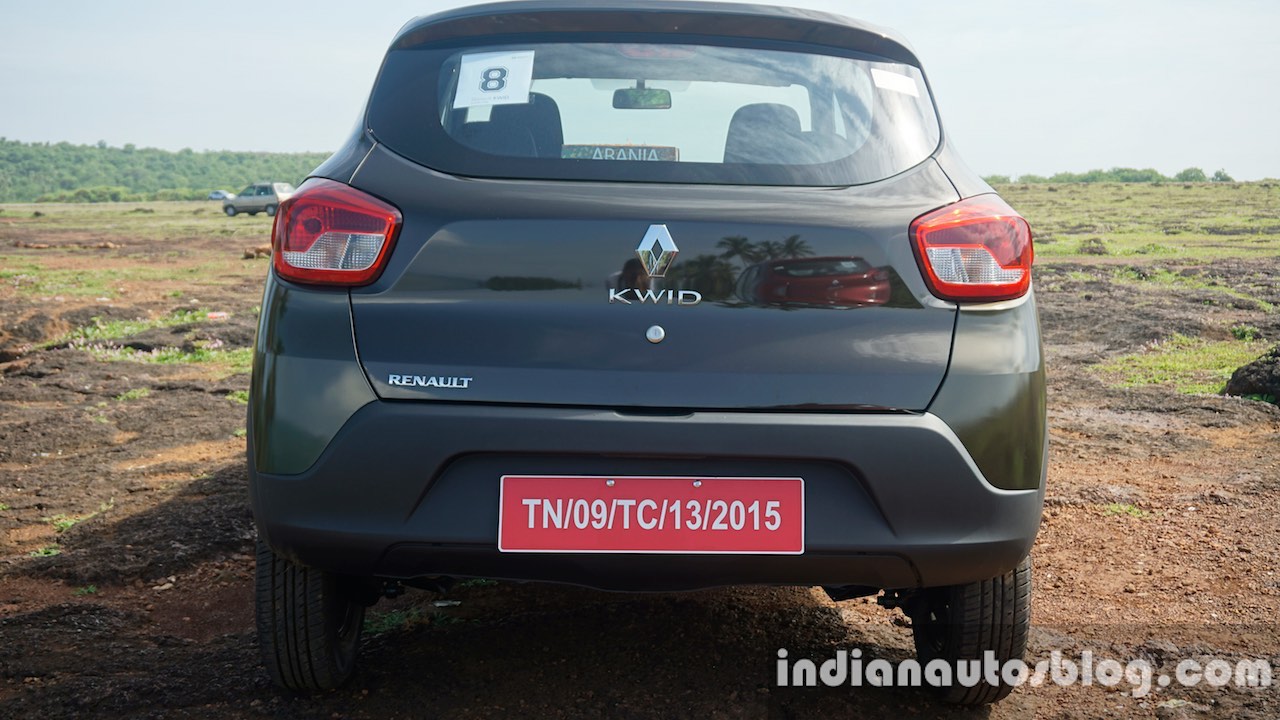 Renault Kwid green rear view