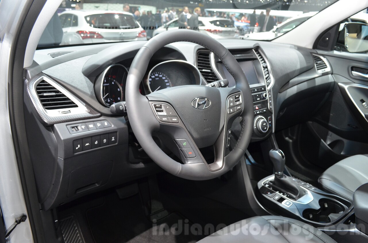 2016 Hyundai Santa Fe (facelift) interior at 2016 Geneva Motor Show