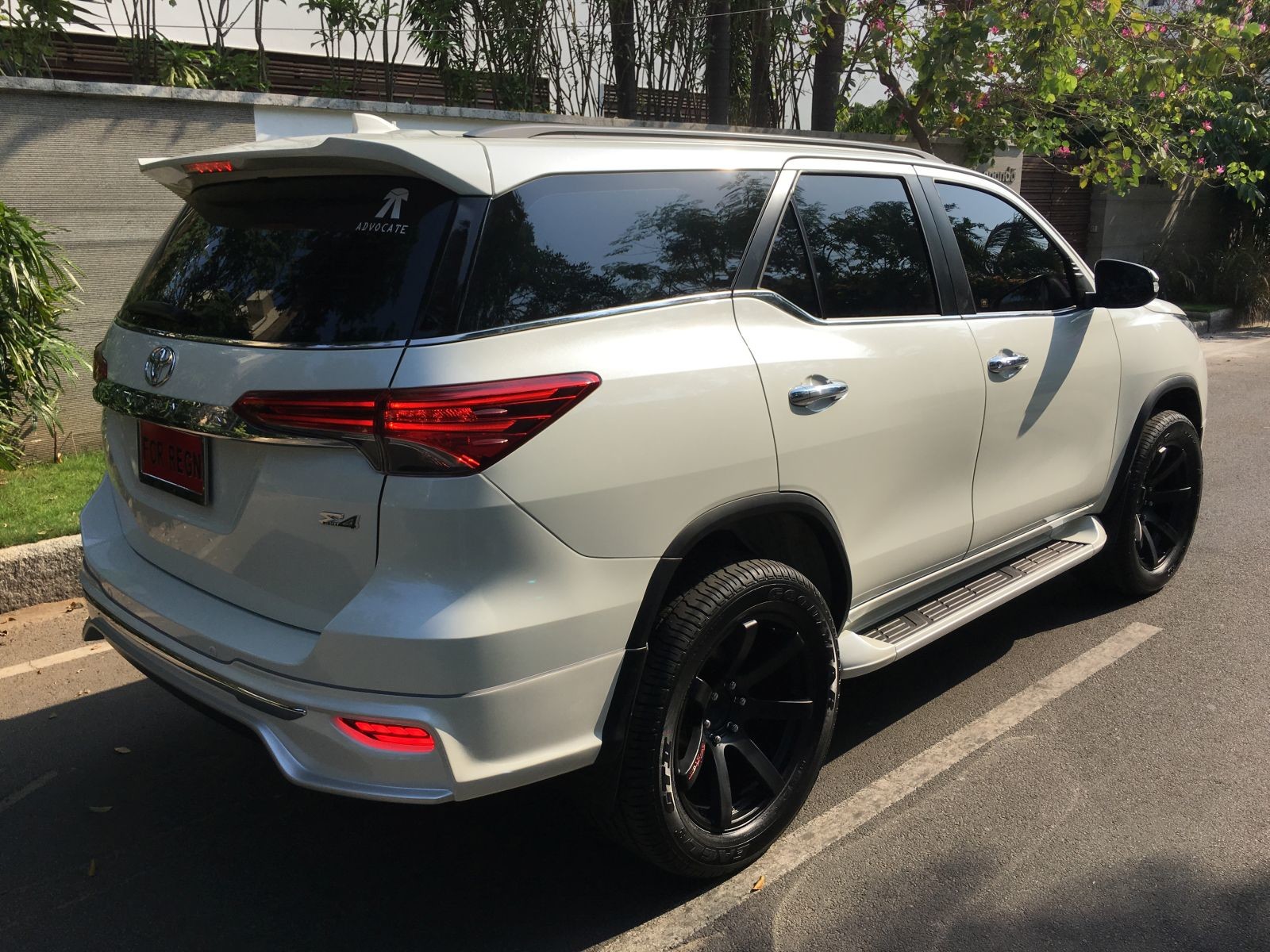 Toyota Fortuner with a ‘Fiar Design’ Body Kit rear three quarter