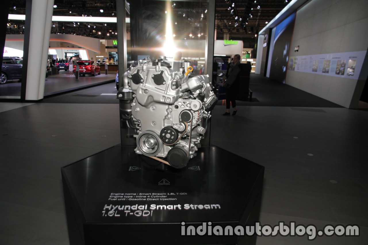 Hyundai 1.6 T-GDI 'Smart Stream' front at the IAA 2017