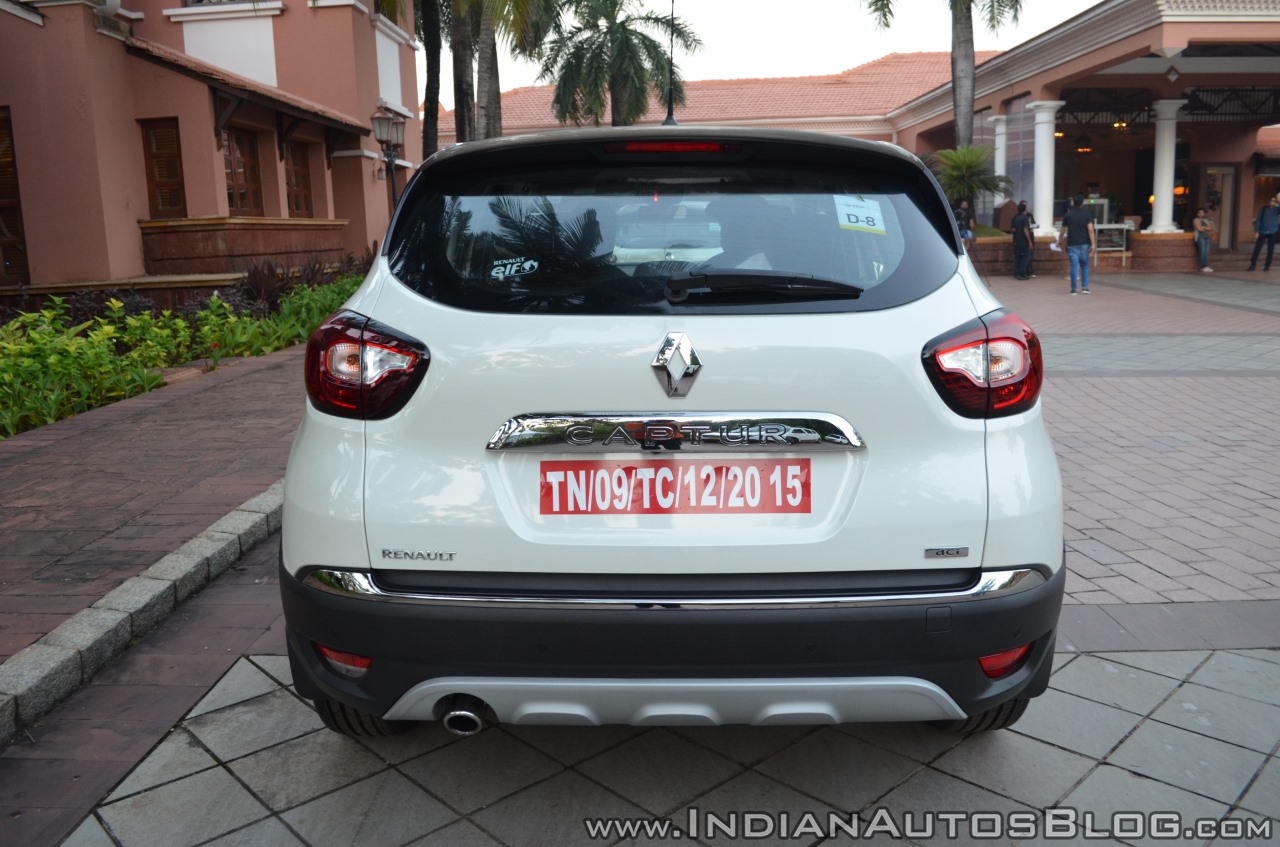 Renault Captur rear view