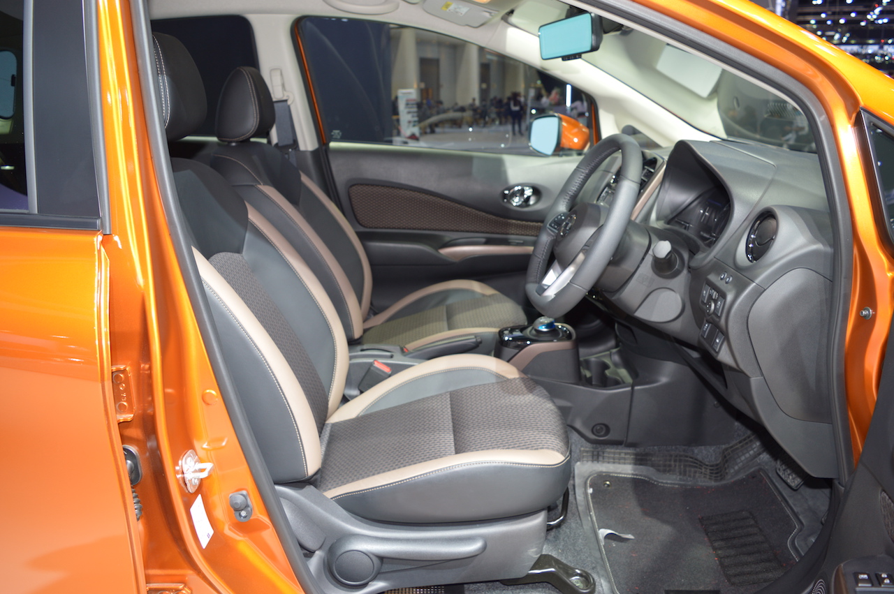Nissan Note e-Power front seats at 2017 Thai Motor Expo - Live.JPG