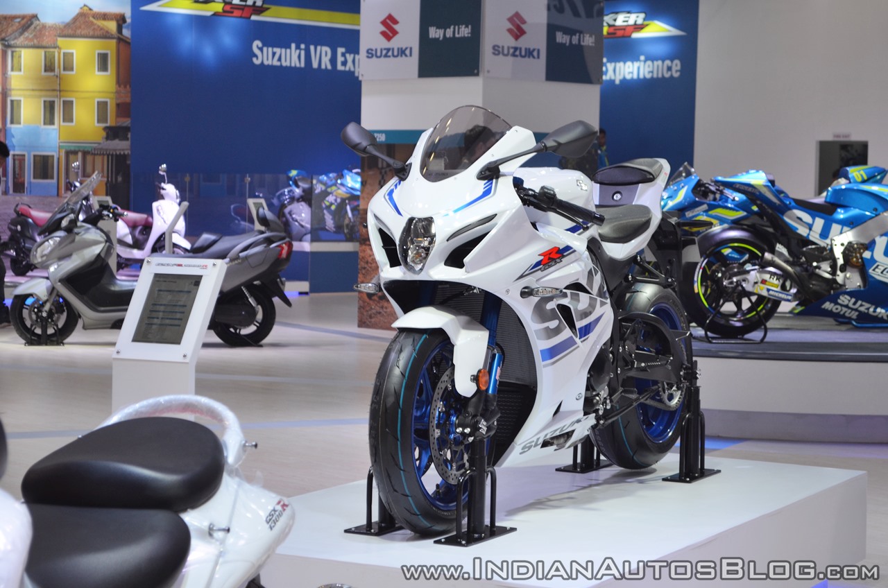 2018 Suzuki GSX-R1000R White front left quarter at 2018 Auto Expo