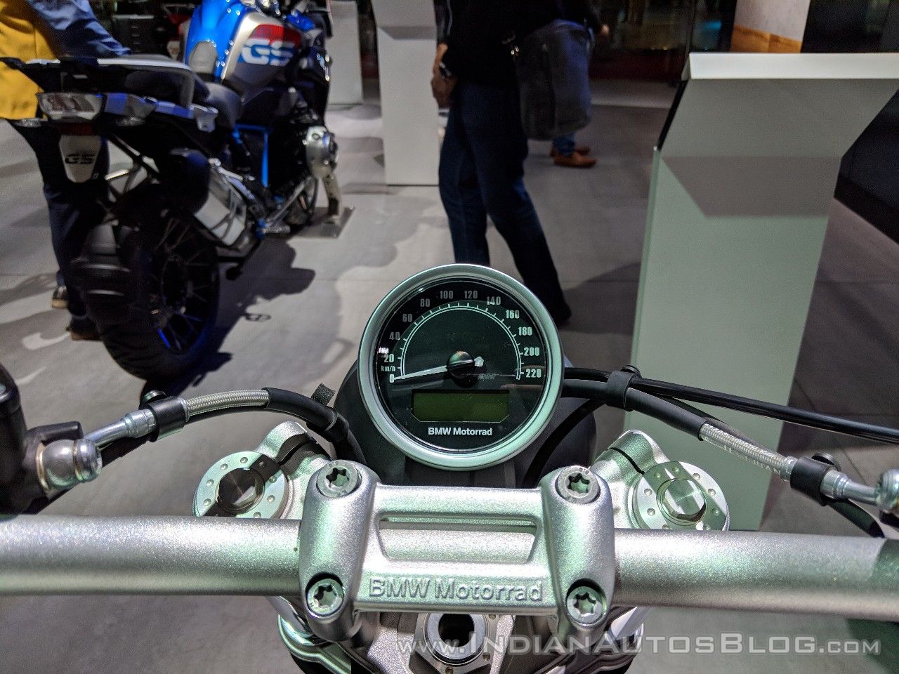 R Nine T Instrument Cluster | technonama.com