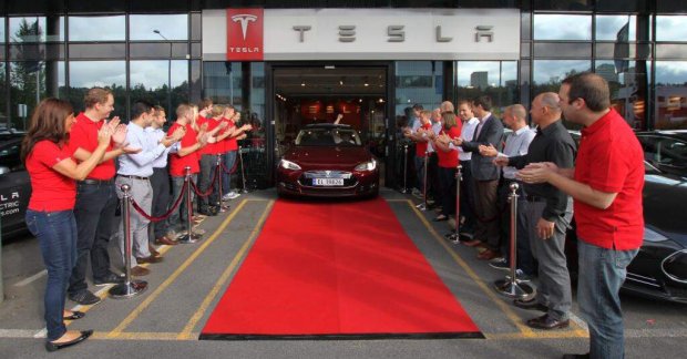 First Tesla Model S delivered in Europe