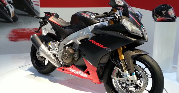 EICMA Live - 2014 Aprilia RSV4 range, Tuono V4 R ABS