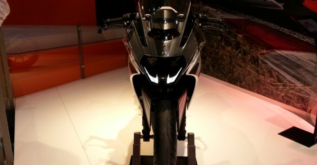 KTM RC390 features and benefits explained in a video