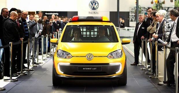 VW e-load Up! becomes an airport pilot vehicle in Germany