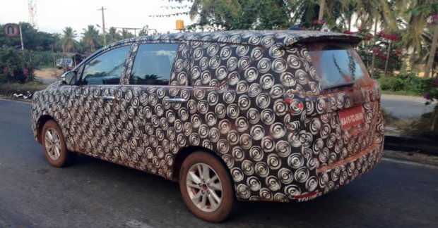 2016 Toyota Innova continues testing in India - Spied