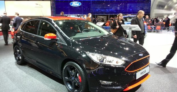 Ford Focus Red and Black editions - 2015 Geneva Live