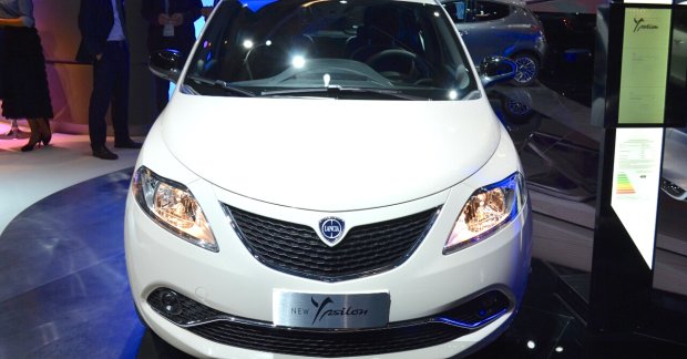 2016 Lancia Ypsilon facelift unveiled - Frankfurt Live