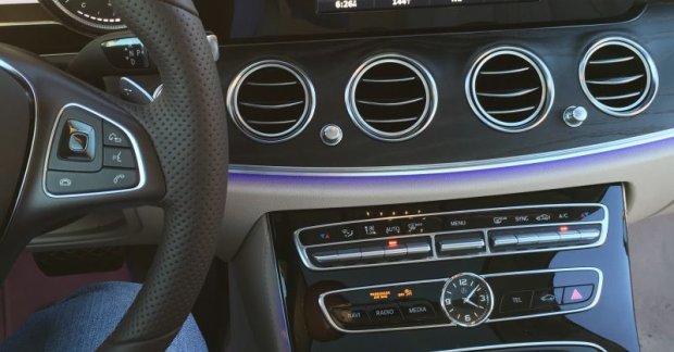 2016 Mercedes E Class center console and new key fob spied