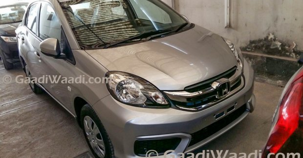 Honda Amaze facelift fully revealed - Spied