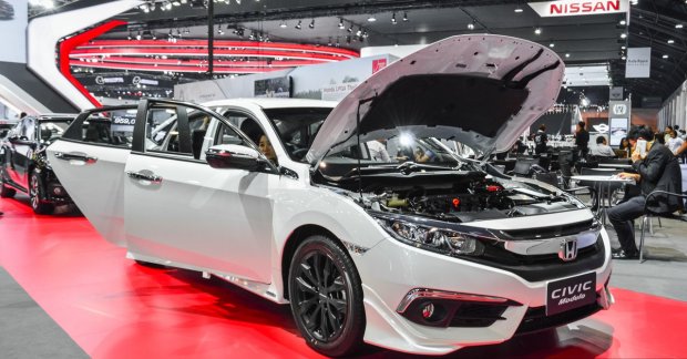 2016 Honda Civic with Modulo accessories - Bangkok Live