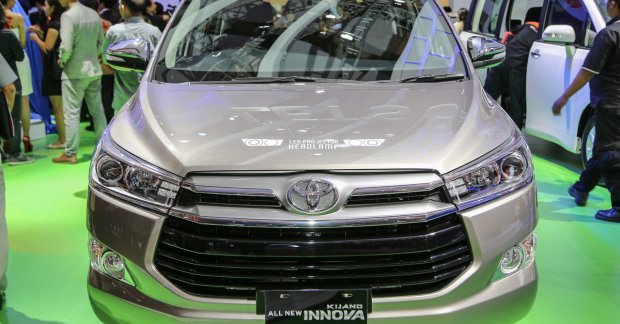 2016 Toyota Innova with captain seats – In Images