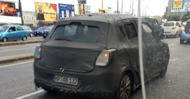 2017 Suzuki Swift spotted with clear-lens tail lamps