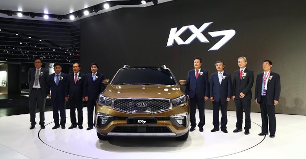 Sorento-based New Kia KX7 previewed in China