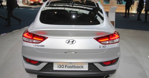 Hyundai i30 Fastback showcased at IAA 2017 - Live