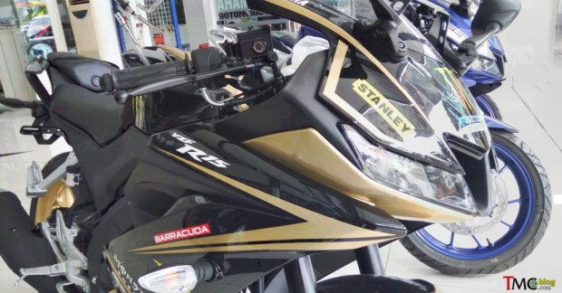 Yamaha R15 v3.0 with custom colours spotted at an Indonesian dealership