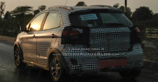 Ford Figo Cross (Ford Figo Freestyle) with new alloy wheels spied on test