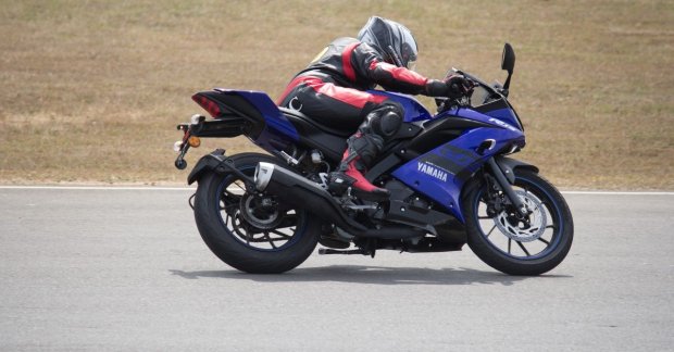 Yamaha YZF-R15 v3.0 hits a speedo-indicated top speed of 151 kmph