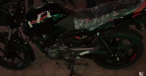 New Bajaj Pulsar 150 Classic reaches dealership [Video]