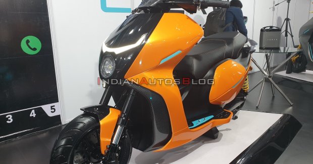 Everve Motors EF1 electric scooter - Live From Auto Expo 2020