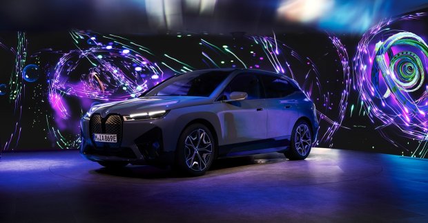 BMW Brings Digital Art Into Vehicles for Enhanced Driving Experience