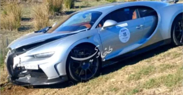 2 Bugatti Chiron Hypercars Crash, Accident Involves a Truck Too