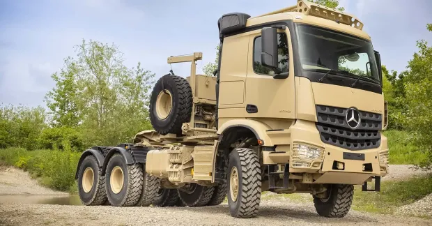This 12.8L Mercedes Arocs 6x6 is Built for the Battlefield
